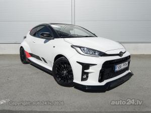 Balts Toyota Yaris 2021 Tallina, ar dzinēja tilpumu 1.60 L un nobraukumu 0 tūkst. km par 36900 €, foto 3 vietnē AUTOMOTO.COM.LV