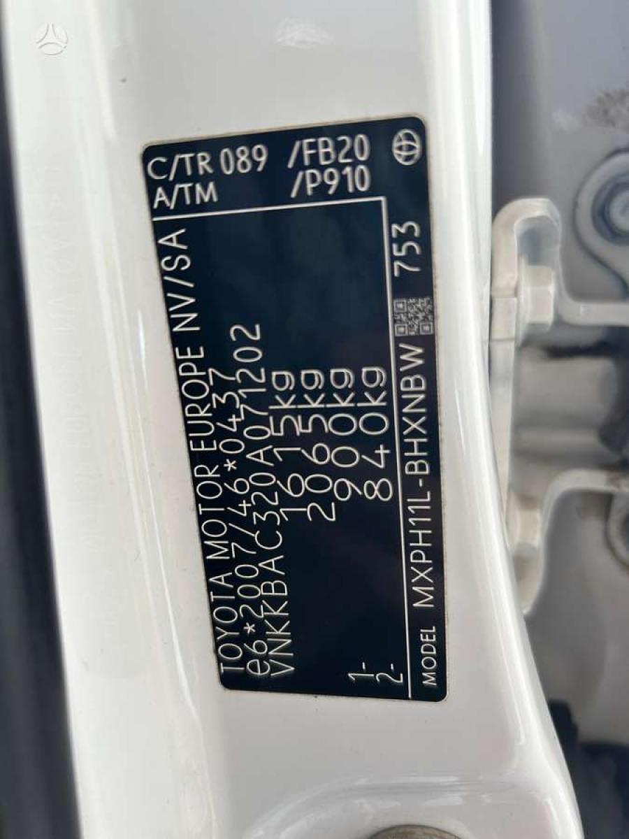 White Toyota Yaris 2021 in Vilnius, with an engine capacity of 1.49 L and mileage of 55 thousand km for 16000 €, photo 19 on AUTOMOTO.COM.LV