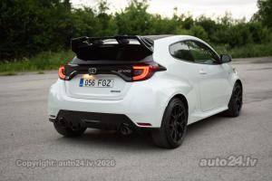 Balts Toyota Yaris 2021 Pērnava, ar dzinēja tilpumu 1.60 L un nobraukumu 86 tūkst. km par 29990 €, foto 5 vietnē AUTOMOTO.COM.LV