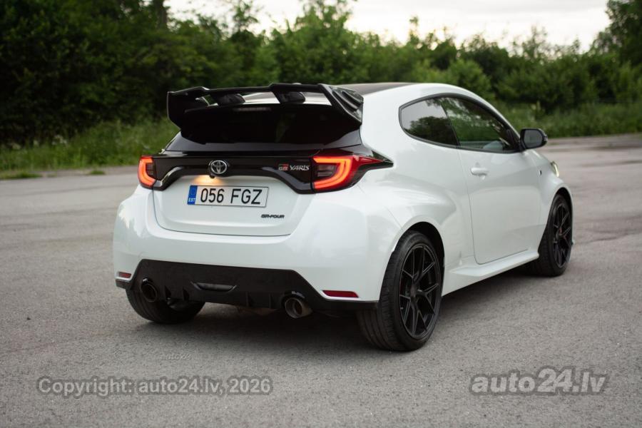 Balts Toyota Yaris 2021 Pērnava, ar dzinēja tilpumu 1.60 L un nobraukumu 86 tūkst. km par 29990 €, foto 5 vietnē AUTOMOTO.COM.LV