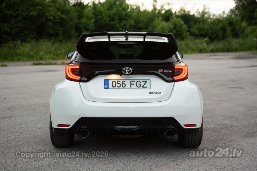 Balts Toyota Yaris 2021 Pērnava, ar dzinēja tilpumu 1.60 L un nobraukumu 86 tūkst. km par 29990 €, foto 6 vietnē AUTOMOTO.COM.LV