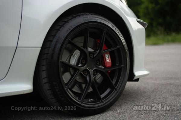 White Toyota Yaris 2021 in Parnu, with an engine capacity of 1.60 L and mileage of 86 thousand km for 29990 €, photo 8 on AUTOMOTO.COM.LV