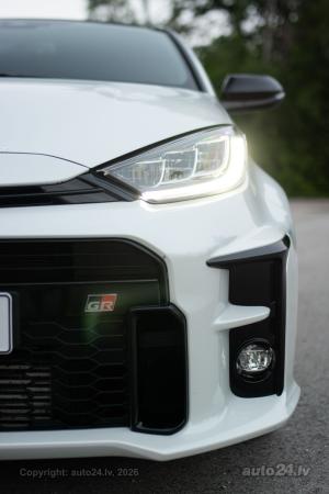 Balts Toyota Yaris 2021 Pērnava, ar dzinēja tilpumu 1.60 L un nobraukumu 86 tūkst. km par 29990 €, foto 11 vietnē AUTOMOTO.COM.LV