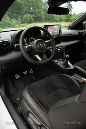 Balts Toyota Yaris 2021 Pērnava, ar dzinēja tilpumu 1.60 L un nobraukumu 86 tūkst. km par 29990 €, foto 14 vietnē AUTOMOTO.COM.LV