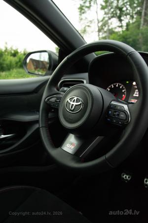 Balts Toyota Yaris 2021 Pērnava, ar dzinēja tilpumu 1.60 L un nobraukumu 86 tūkst. km par 29990 €, foto 17 vietnē AUTOMOTO.COM.LV