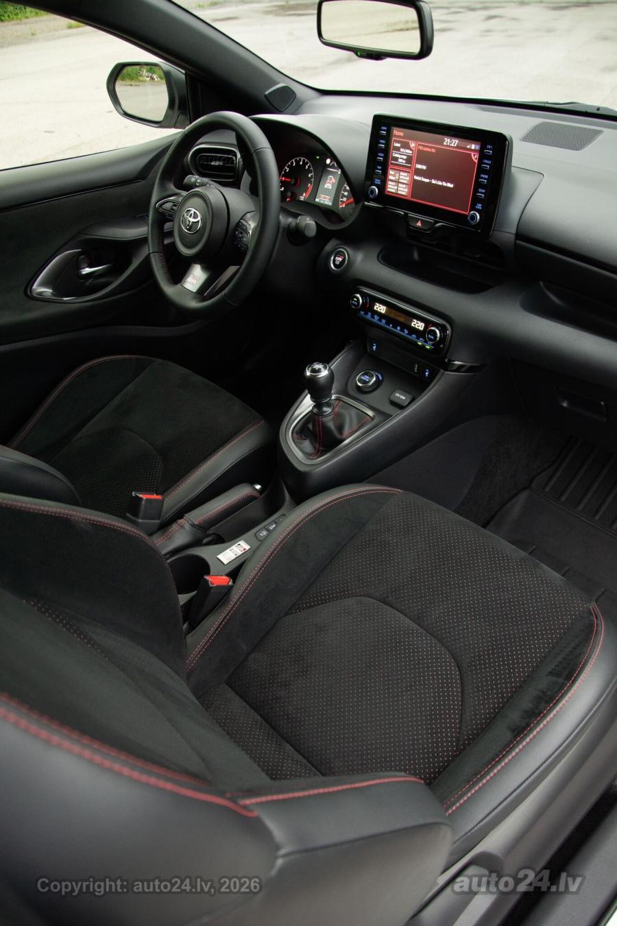 Balts Toyota Yaris 2021 Pērnava, ar dzinēja tilpumu 1.60 L un nobraukumu 86 tūkst. km par 29990 €, foto 19 vietnē AUTOMOTO.COM.LV