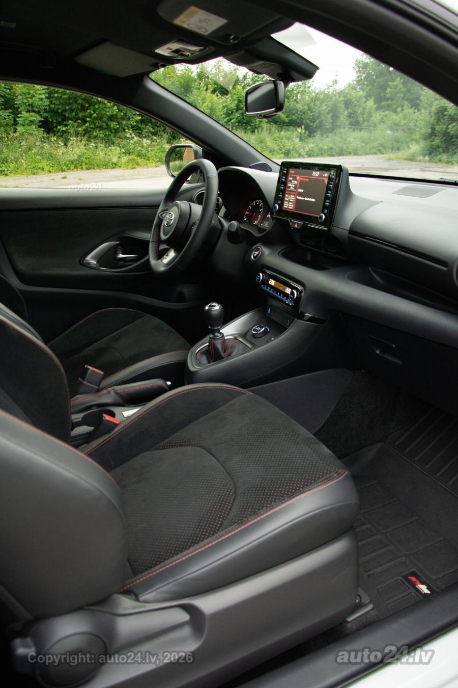 Balts Toyota Yaris 2021 Pērnava, ar dzinēja tilpumu 1.60 L un nobraukumu 86 tūkst. km par 29990 €, foto 20 vietnē AUTOMOTO.COM.LV