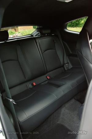 Balts Toyota Yaris 2021 Pērnava, ar dzinēja tilpumu 1.60 L un nobraukumu 86 tūkst. km par 29990 €, foto 21 vietnē AUTOMOTO.COM.LV