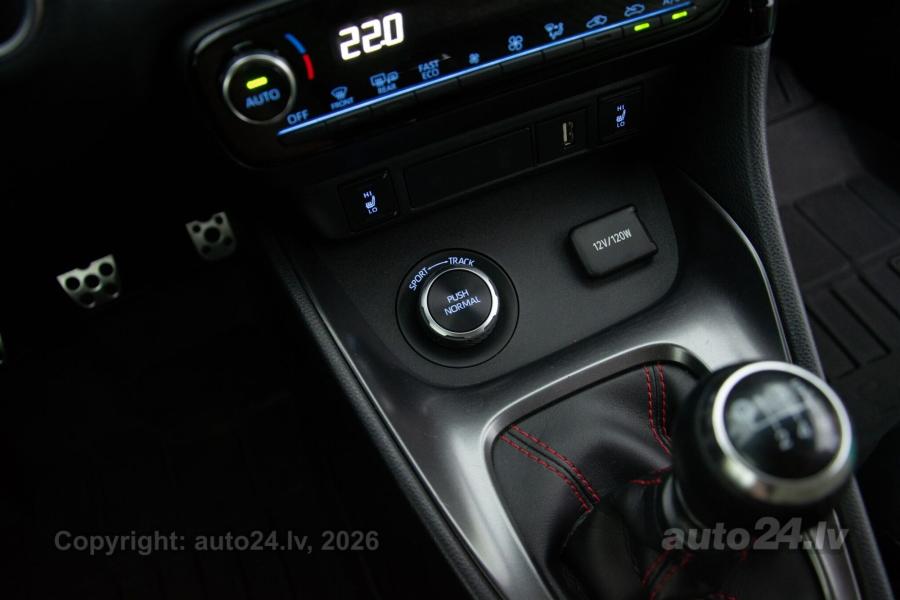 Balts Toyota Yaris 2021 Pērnava, ar dzinēja tilpumu 1.60 L un nobraukumu 86 tūkst. km par 29990 €, foto 22 vietnē AUTOMOTO.COM.LV