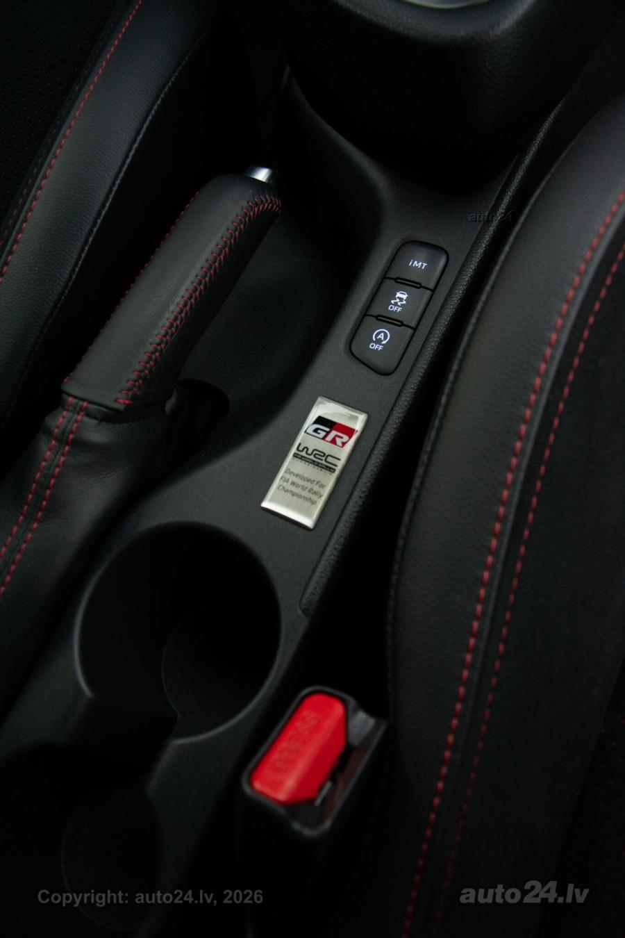 Balts Toyota Yaris 2021 Pērnava, ar dzinēja tilpumu 1.60 L un nobraukumu 86 tūkst. km par 29990 €, foto 23 vietnē AUTOMOTO.COM.LV
