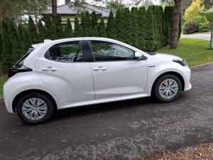 Balts Toyota Yaris 2021 Viļņa, ar dzinēja tilpumu 1.49 L un nobraukumu 162 tūkst. km par 11500 €, foto 3 vietnē AUTOMOTO.COM.LV