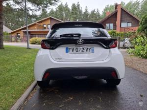 Balts Toyota Yaris 2021 Viļņa, ar dzinēja tilpumu 1.49 L un nobraukumu 162 tūkst. km par 11500 €, foto 4 vietnē AUTOMOTO.COM.LV