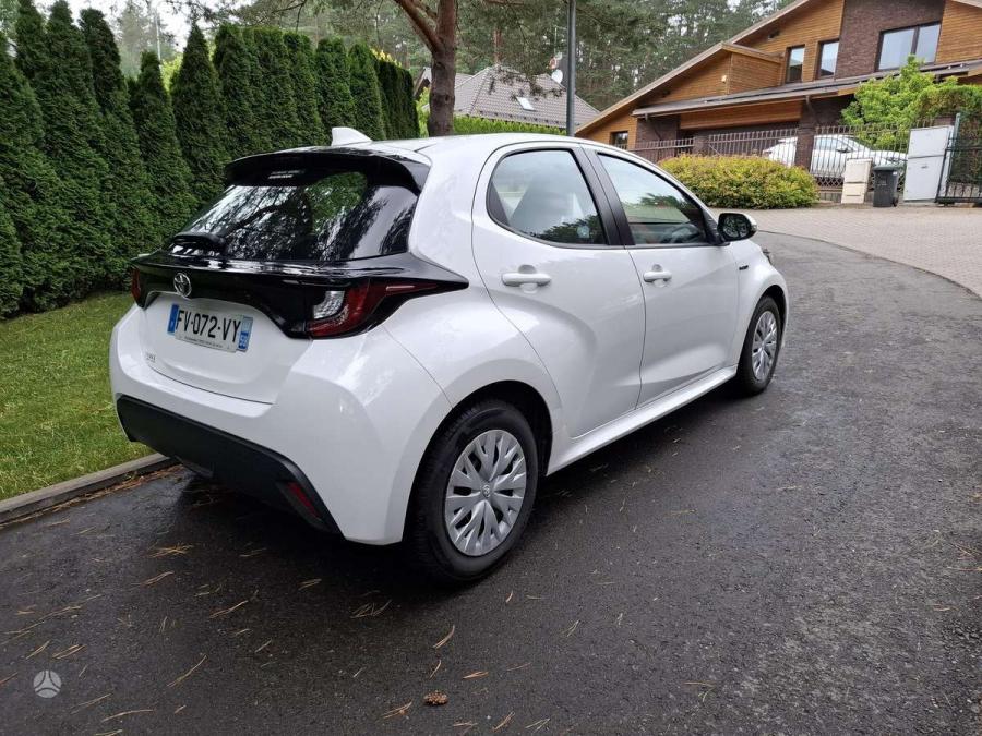 Balts Toyota Yaris 2021 Viļņa, ar dzinēja tilpumu 1.49 L un nobraukumu 162 tūkst. km par 11500 €, foto 6 vietnē AUTOMOTO.COM.LV