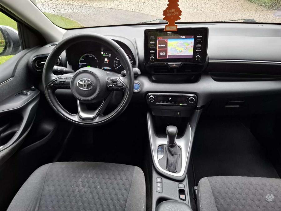 Balts Toyota Yaris 2021 Viļņa, ar dzinēja tilpumu 1.49 L un nobraukumu 162 tūkst. km par 11500 €, foto 10 vietnē AUTOMOTO.COM.LV