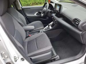 Balts Toyota Yaris 2021 Viļņa, ar dzinēja tilpumu 1.49 L un nobraukumu 162 tūkst. km par 11500 €, foto 13 vietnē AUTOMOTO.COM.LV