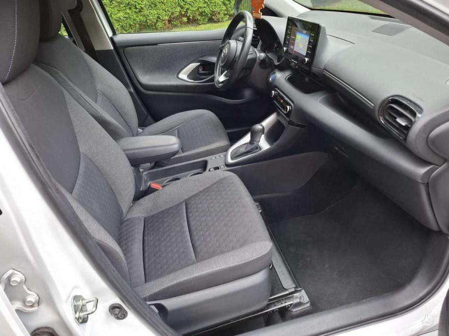 Balts Toyota Yaris 2021 Viļņa, ar dzinēja tilpumu 1.49 L un nobraukumu 162 tūkst. km par 11500 €, foto 13 vietnē AUTOMOTO.COM.LV