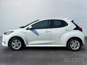 Balts Toyota Yaris 2021 Rīga, ar dzinēja tilpumu 1.50 L un nobraukumu 53 tūkst. km par 14260 €, foto 3 vietnē AUTOMOTO.COM.LV
