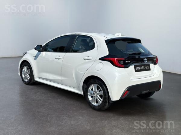 Balts Toyota Yaris 2021 Rīga, ar dzinēja tilpumu 1.50 L un nobraukumu 53 tūkst. km par 14260 €, foto 3 vietnē AUTOMOTO.COM.LV