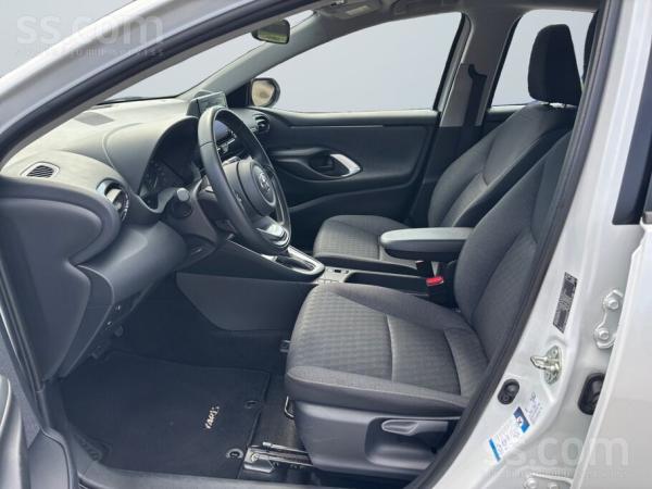 Balts Toyota Yaris 2021 Rīga, ar dzinēja tilpumu 1.50 L un nobraukumu 53 tūkst. km par 14260 €, foto 9 vietnē AUTOMOTO.COM.LV