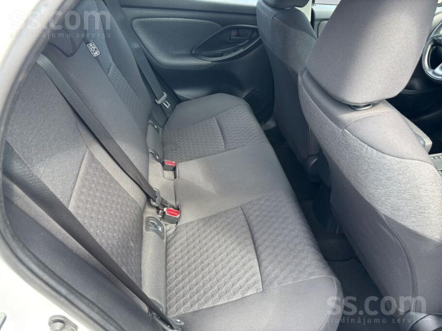 Balts Toyota Yaris 2021 Rīga, ar dzinēja tilpumu 1.50 L un nobraukumu 53 tūkst. km par 14260 €, foto 14 vietnē AUTOMOTO.COM.LV