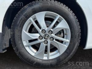 Balts Toyota Yaris 2021 Rīga, ar dzinēja tilpumu 1.50 L un nobraukumu 53 tūkst. km par 14260 €, foto 15 vietnē AUTOMOTO.COM.LV