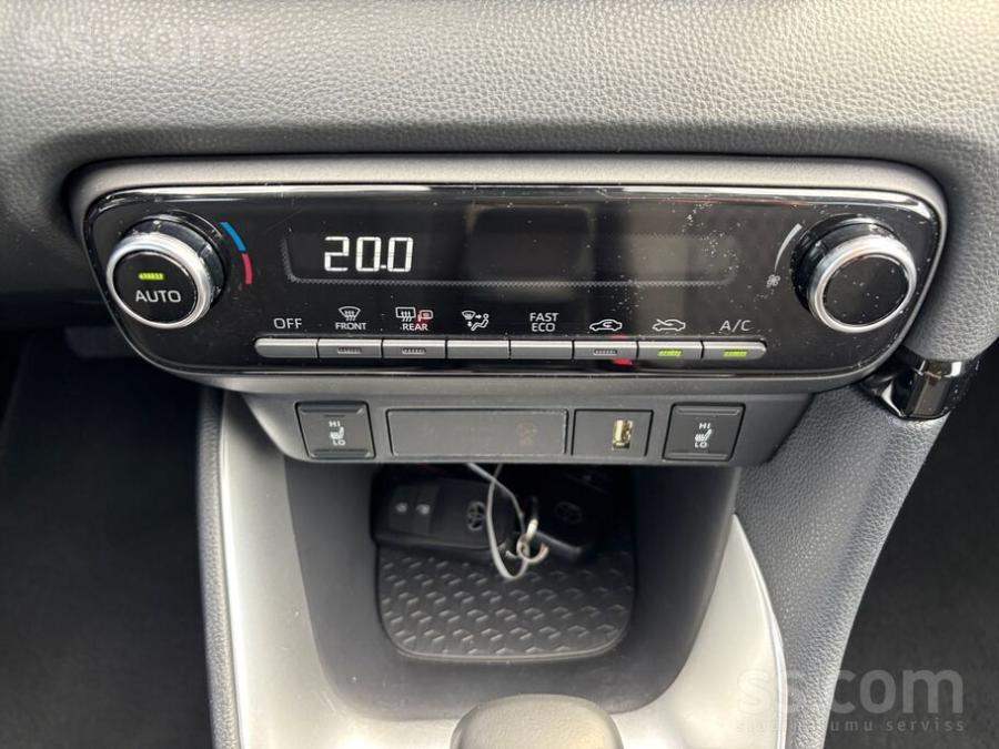 Balts Toyota Yaris 2021 Rīga, ar dzinēja tilpumu 1.50 L un nobraukumu 53 tūkst. km par 14260 €, foto 18 vietnē AUTOMOTO.COM.LV