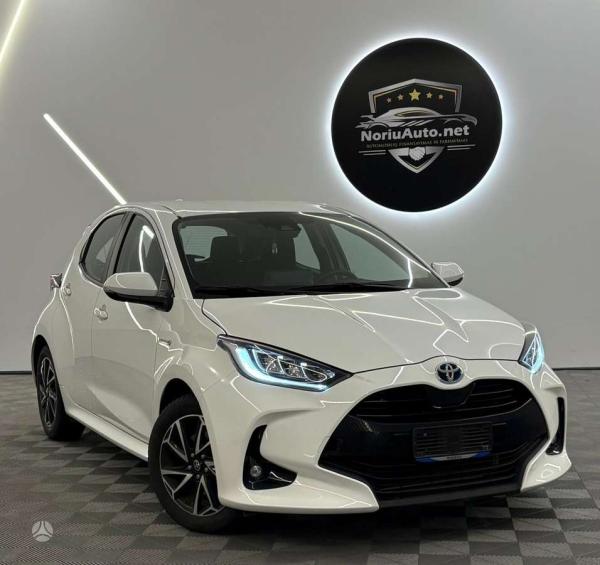 Balts Toyota Yaris 2021 Marijampole, ar dzinēja tilpumu 1.49 L un nobraukumu 37 tūkst. km par 15450 €, foto 1 vietnē AUTOMOTO.COM.LV