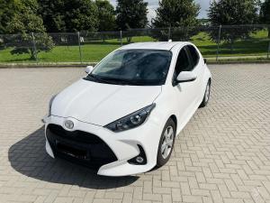 Balts Toyota Yaris 2021 Viļņa, ar dzinēja tilpumu 1.50 L un nobraukumu 82 tūkst. km par 12700 €, foto  vietnē AUTOMOTO.COM.LV