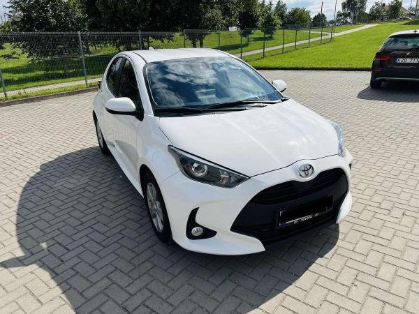 Balts Toyota Yaris 2021 Viļņa, ar dzinēja tilpumu 1.50 L un nobraukumu 82 tūkst. km par 12700 €, foto 9 vietnē AUTOMOTO.COM.LV