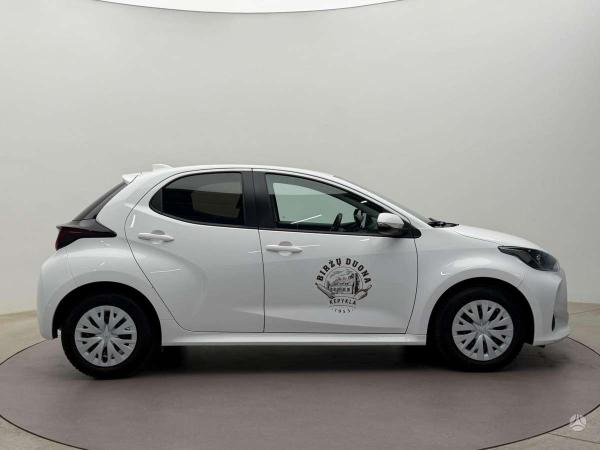 Balts Toyota Yaris 2021 Panevēža, ar dzinēja tilpumu 1.49 L un nobraukumu 191 tūkst. km par 8500 €, foto 4 vietnē AUTOMOTO.COM.LV
