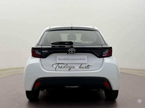 Balts Toyota Yaris 2021 Panevēža, ar dzinēja tilpumu 1.49 L un nobraukumu 191 tūkst. km par 8500 €, foto 7 vietnē AUTOMOTO.COM.LV