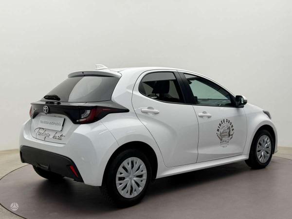 Balts Toyota Yaris 2021 Panevēža, ar dzinēja tilpumu 1.49 L un nobraukumu 191 tūkst. km par 8500 €, foto 8 vietnē AUTOMOTO.COM.LV