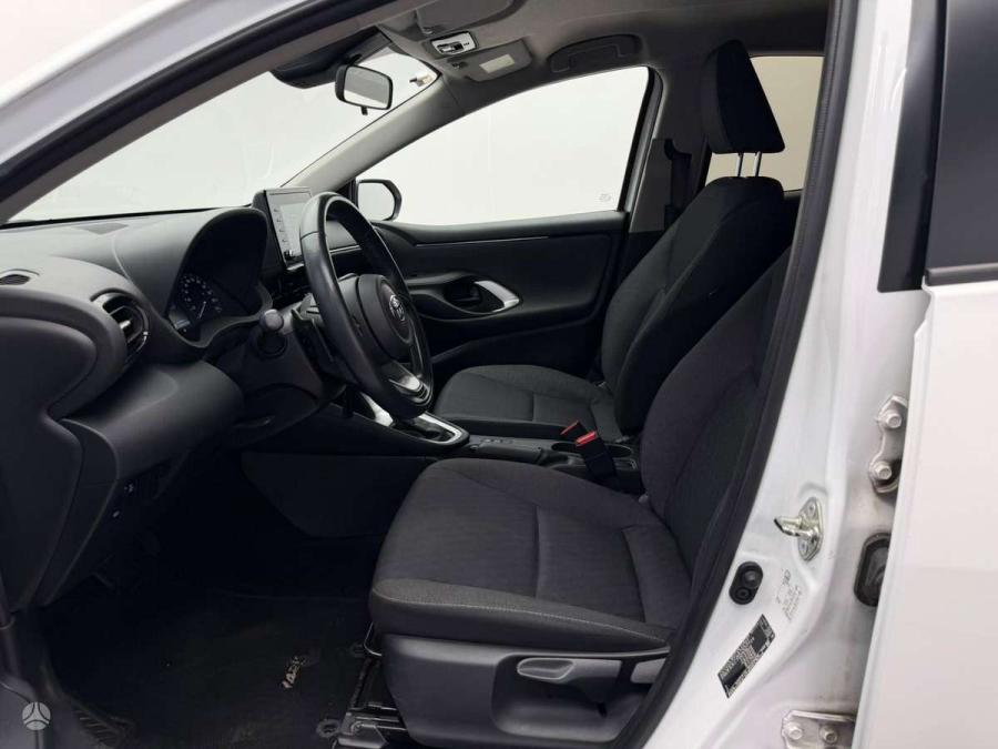 Balts Toyota Yaris 2021 Panevēža, ar dzinēja tilpumu 1.49 L un nobraukumu 191 tūkst. km par 8500 €, foto 10 vietnē AUTOMOTO.COM.LV