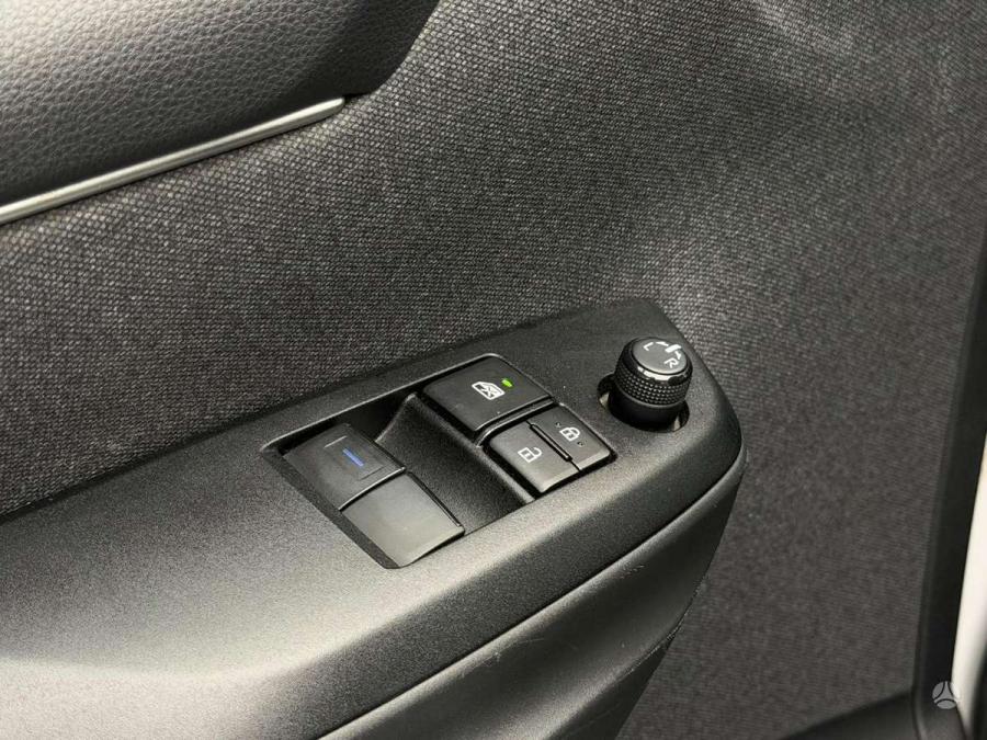 Balts Toyota Yaris 2021 Panevēža, ar dzinēja tilpumu 1.49 L un nobraukumu 191 tūkst. km par 8500 €, foto 11 vietnē AUTOMOTO.COM.LV