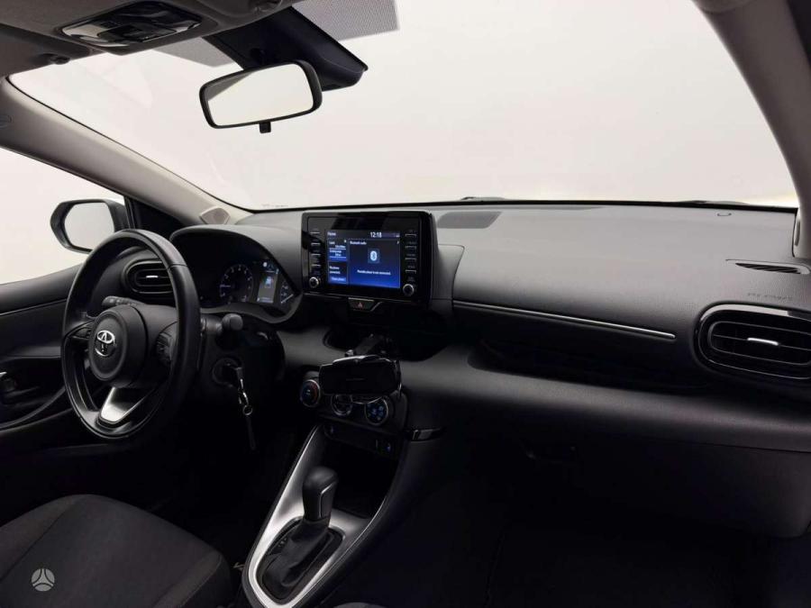 Balts Toyota Yaris 2021 Panevēža, ar dzinēja tilpumu 1.49 L un nobraukumu 191 tūkst. km par 8500 €, foto 18 vietnē AUTOMOTO.COM.LV