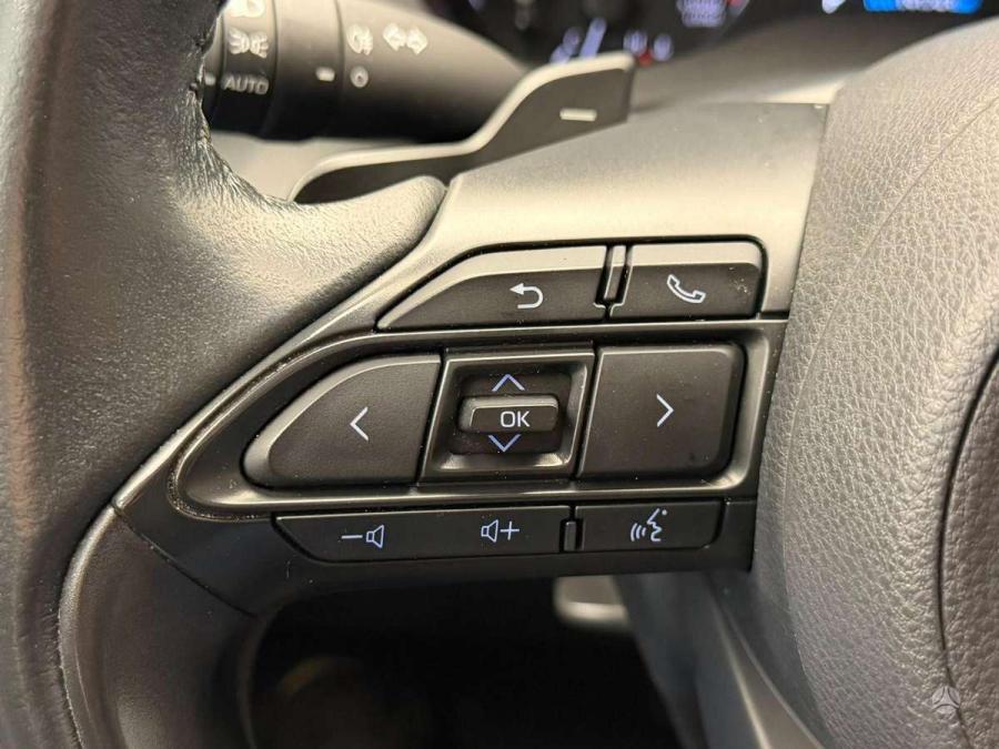 Balts Toyota Yaris 2021 Panevēža, ar dzinēja tilpumu 1.49 L un nobraukumu 191 tūkst. km par 8500 €, foto 21 vietnē AUTOMOTO.COM.LV