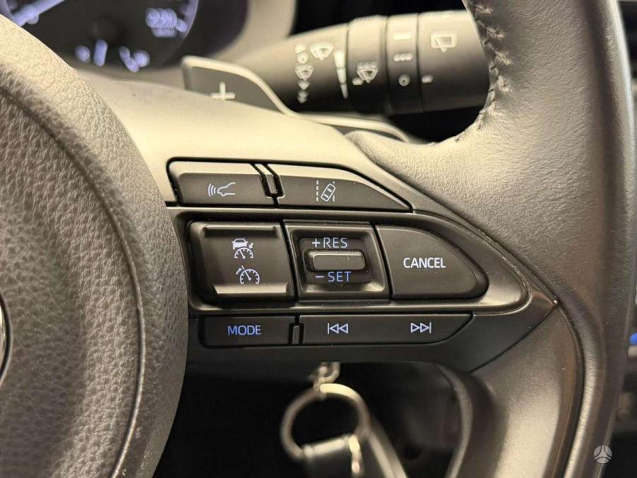 Balts Toyota Yaris 2021 Panevēža, ar dzinēja tilpumu 1.49 L un nobraukumu 191 tūkst. km par 8500 €, foto 22 vietnē AUTOMOTO.COM.LV