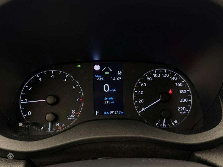 Balts Toyota Yaris 2021 Panevēža, ar dzinēja tilpumu 1.49 L un nobraukumu 191 tūkst. km par 8500 €, foto 25 vietnē AUTOMOTO.COM.LV
