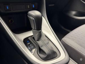 Balts Toyota Yaris 2021 Panevēža, ar dzinēja tilpumu 1.49 L un nobraukumu 191 tūkst. km par 8500 €, foto 32 vietnē AUTOMOTO.COM.LV