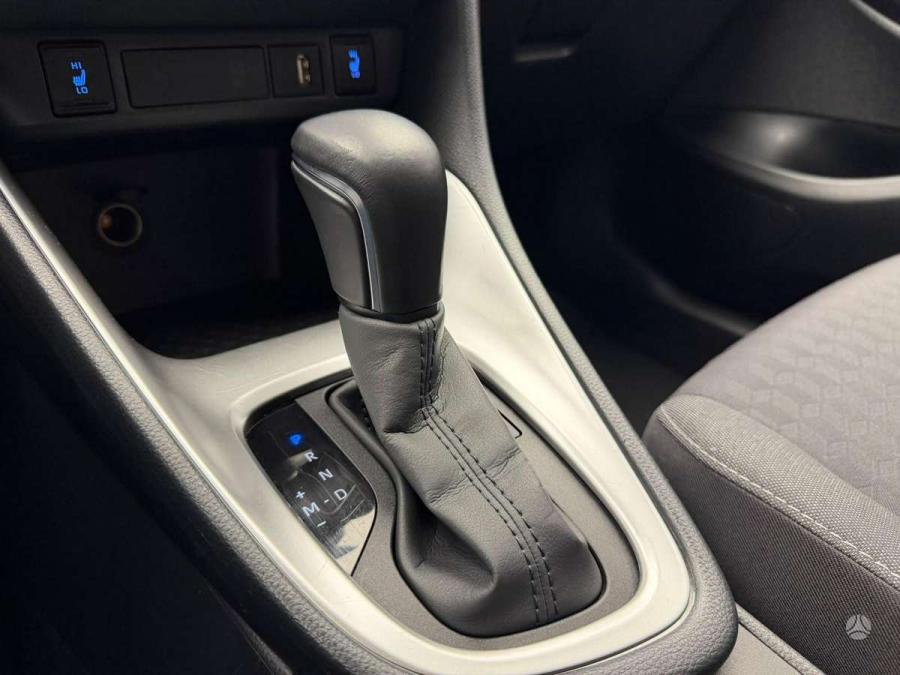 Balts Toyota Yaris 2021 Panevēža, ar dzinēja tilpumu 1.49 L un nobraukumu 191 tūkst. km par 8500 €, foto 32 vietnē AUTOMOTO.COM.LV