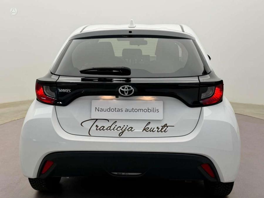 Balts Toyota Yaris 2021 Panevēža, ar dzinēja tilpumu 1.49 L un nobraukumu 191 tūkst. km par 8500 €, foto 36 vietnē AUTOMOTO.COM.LV