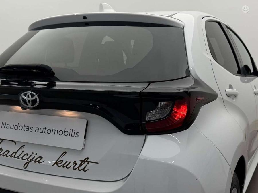 Balts Toyota Yaris 2021 Panevēža, ar dzinēja tilpumu 1.49 L un nobraukumu 191 tūkst. km par 8500 €, foto 37 vietnē AUTOMOTO.COM.LV