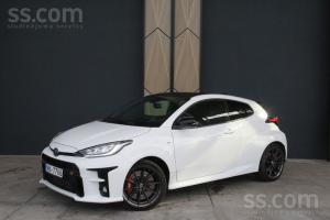 White Toyota Yaris 2021 in Riga, with an engine capacity of 1.60 L and mileage of 72 thousand km for 27000 €, photo  on AUTOMOTO.COM.LV