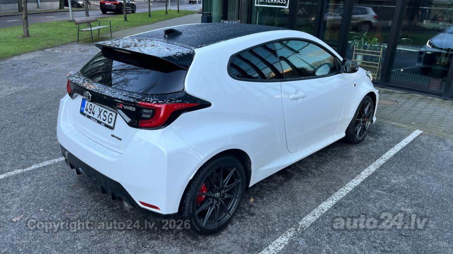 White Toyota Yaris 2021 in Tallinn, with an engine capacity of 1.60 L and mileage of 40 thousand km for 32000 €, photo 4 on AUTOMOTO.COM.LV