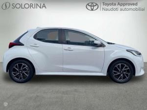 White Toyota Yaris 2022 in Klaipeda, with an engine capacity of 1.49 L and mileage of 23 thousand km for 17300 €, photo 15 on AUTOMOTO.COM.LV