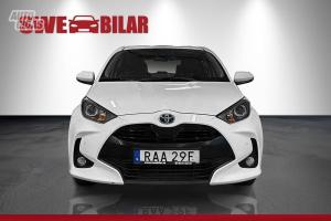 White Toyota Yaris 2022 in Kaunas, with an engine capacity of 0.00 L and mileage of 38 thousand km for 21449 €, photo 2 on AUTOMOTO.COM.LV