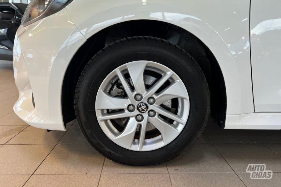 Balts Toyota Yaris 2022 Kauņa, ar dzinēja tilpumu 0.00 L un nobraukumu 47 tūkst. km par 22550 €, foto 15 vietnē AUTOMOTO.COM.LV