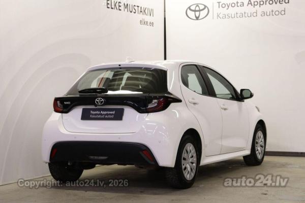 Balts Toyota Yaris 2022 Tallina, ar dzinēja tilpumu 1.49 L un nobraukumu 41 tūkst. km par 14700 €, foto 2 vietnē AUTOMOTO.COM.LV