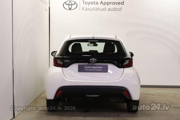 Balts Toyota Yaris 2022 Tallina, ar dzinēja tilpumu 1.49 L un nobraukumu 41 tūkst. km par 14700 €, foto 4 vietnē AUTOMOTO.COM.LV