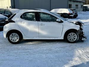 Balts Toyota Yaris 2022 Kauņa, ar dzinēja tilpumu 1.49 L un nobraukumu 17 tūkst. km par 6250 €, foto 3 vietnē AUTOMOTO.COM.LV